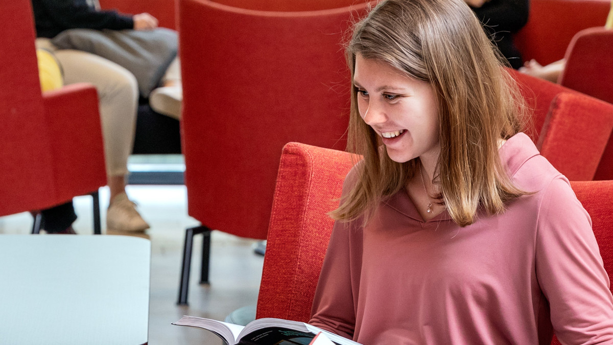 Lärar- och elevassistent - folkhogskola.nu